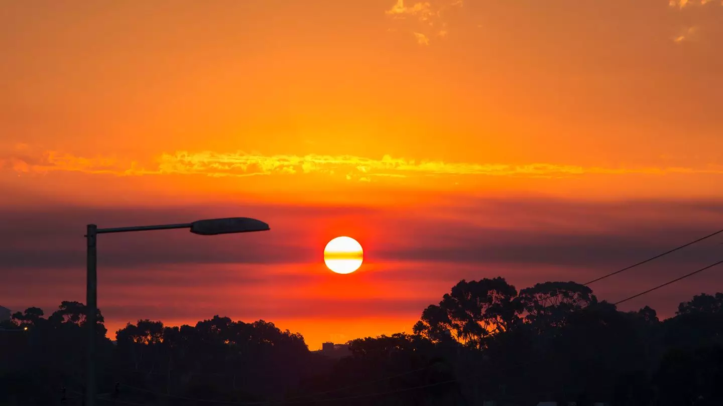 céu pôr do sol, calor do verão, sol ardente