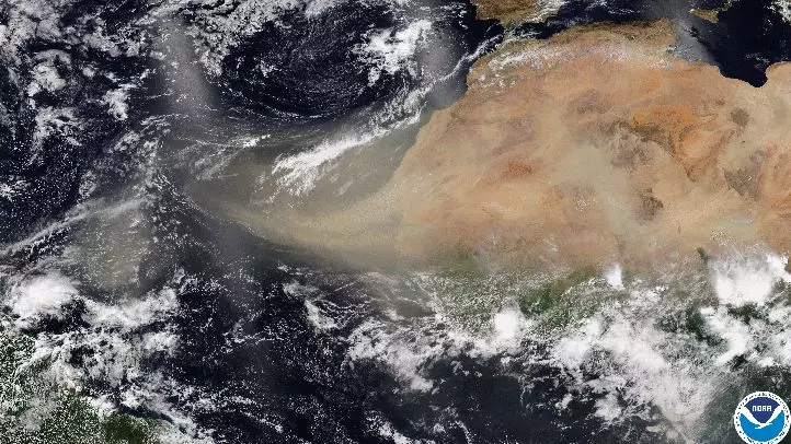 نيشنل Oceanic Atmospheric Administration satellite view of dust cloud