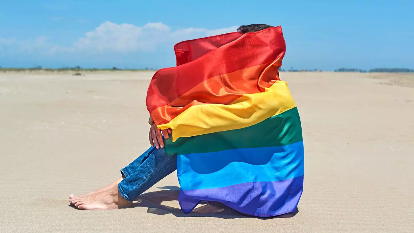 Stigma, bolile cu transmitere sexuală și sănătatea mintală la tinerii LGBTQ+: care este legătura?