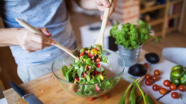 Iwo epamusoro gumi nemana ane hutano hwakanyanya girini kune yako Salad