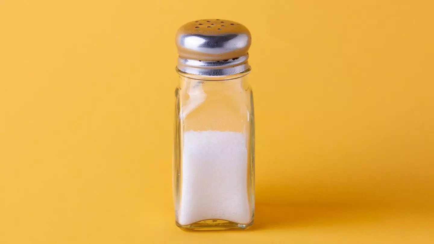 Foods-to-Eat-and-Avoid-for-Graves-Disease-01-Iodized-salt-1440x810