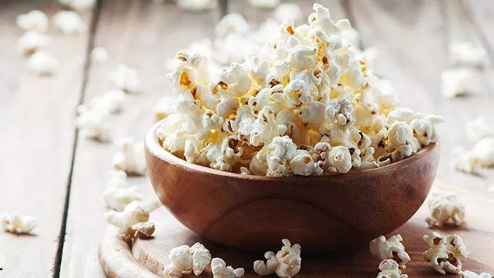 Popcorn saltati all'aria, snack da 100 calorie