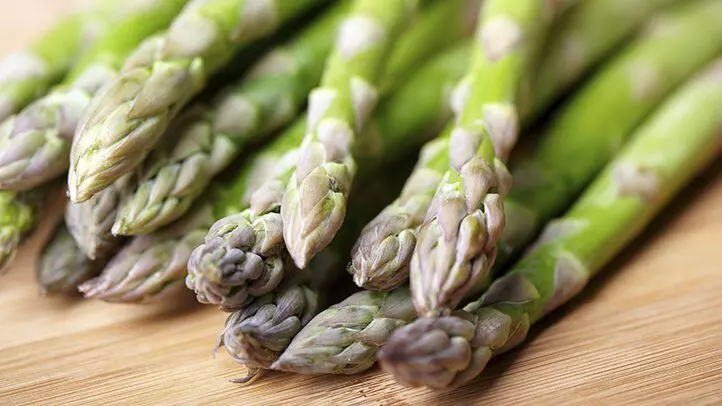 asperges à faible teneur en glucides pour le régime diabétique