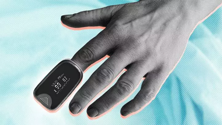 tanana miaraka amin'ny pulse oximeter