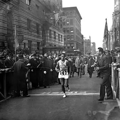 Awọn Atijọ Lododun Marathon