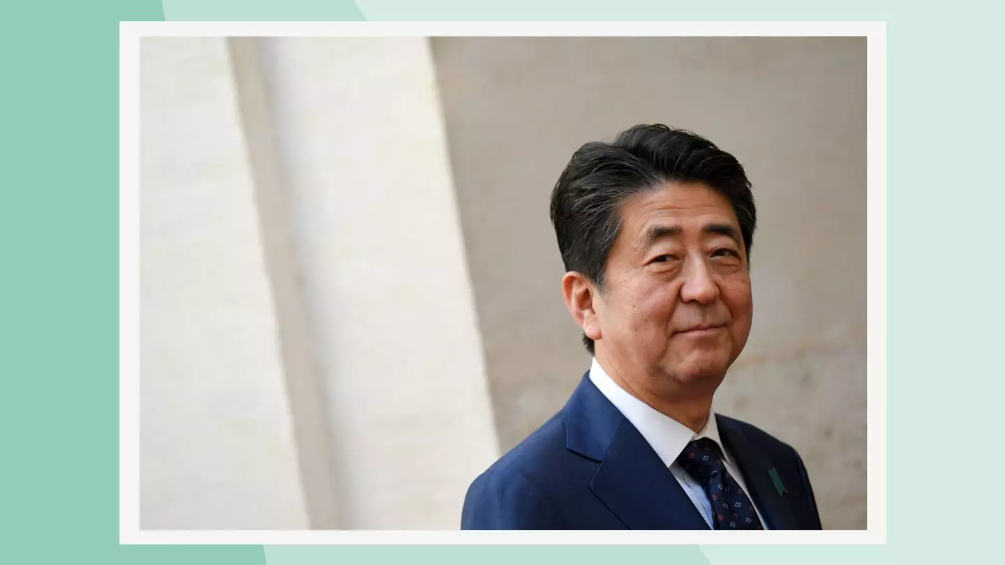 Berømtheder-Med-ulcerøs-Colitis-04-Shinzo-Abe-1440x810