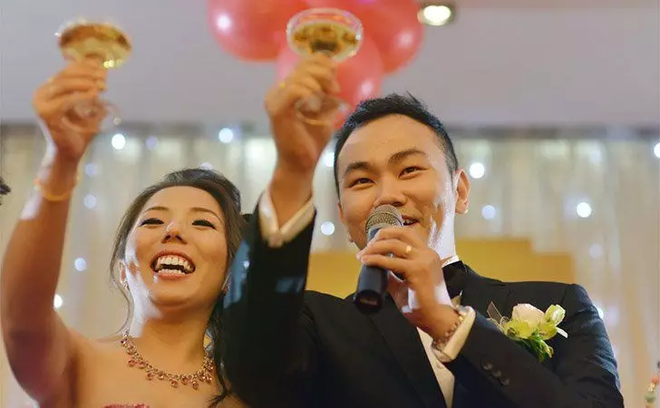 Narito ang Happy Couple: Creative Wedding Toasts 8520_3