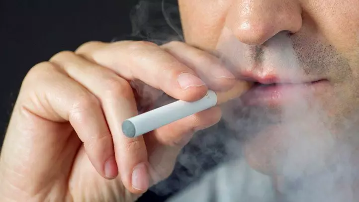 Kuchinja kune e-cigarettes hakubvisi njodzi dzemoyo-utano hwekusvuta.